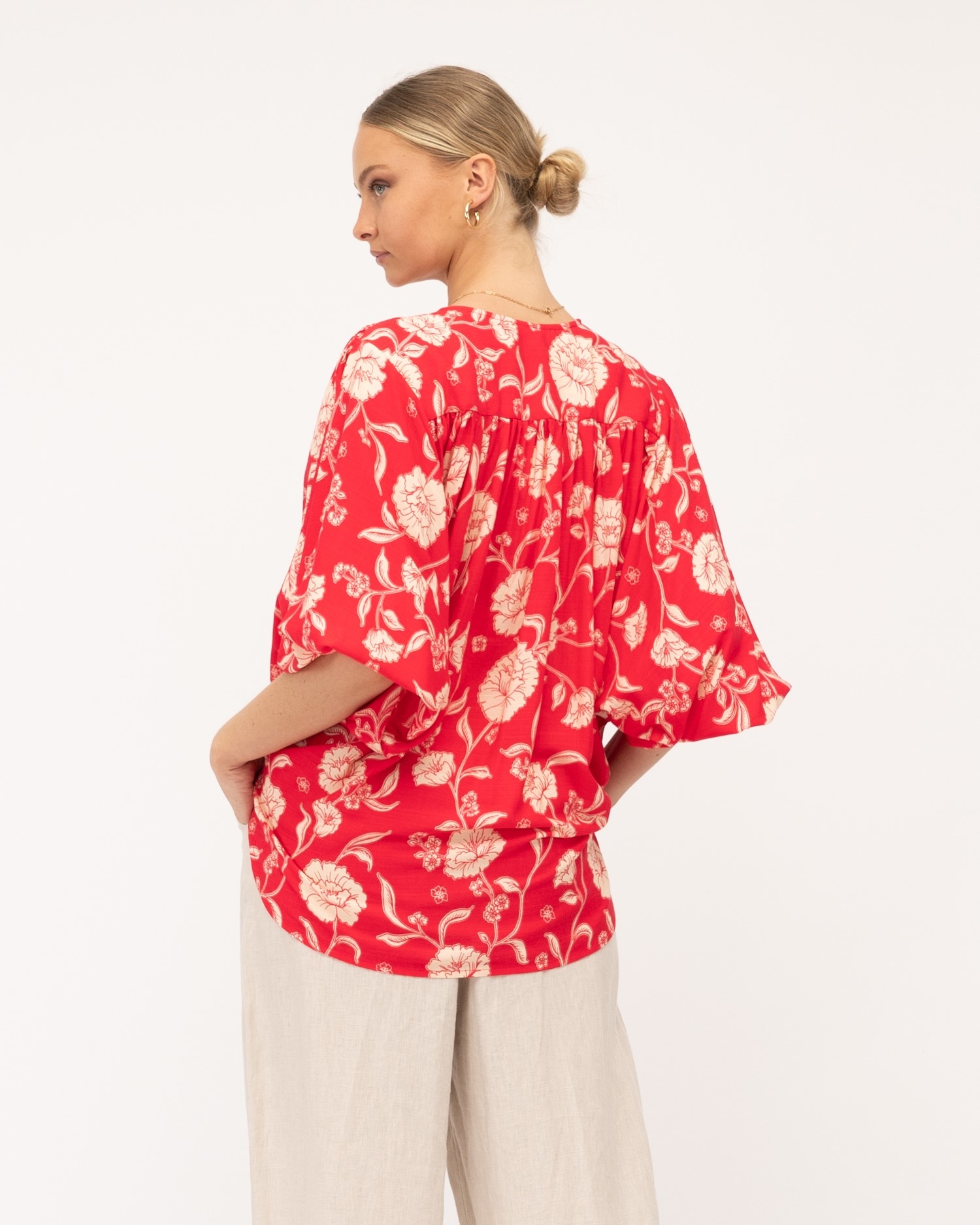 White Closet - Pippa Top - Tops-Tops & Tees : Mhor - Label Of Love s22